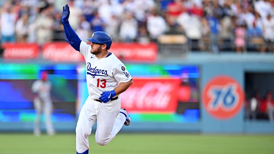 Dodgers' Dave Roberts Provides Ominous Update on Max Muncy Injury ...