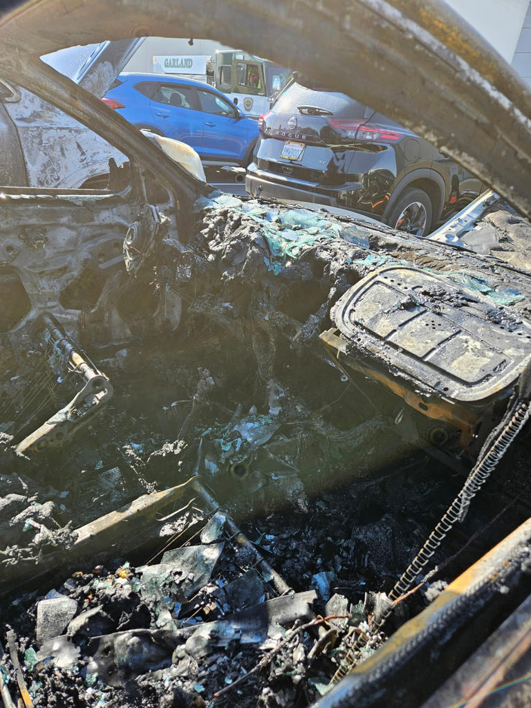 Investigation underway after 5 vehicles damaged in Garland parking lot fire