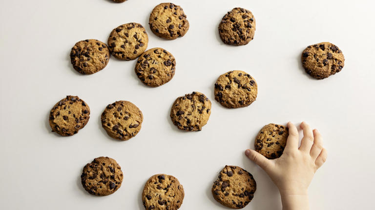 How A Sugar Cube Can Save Your Fresh Baked Cookies