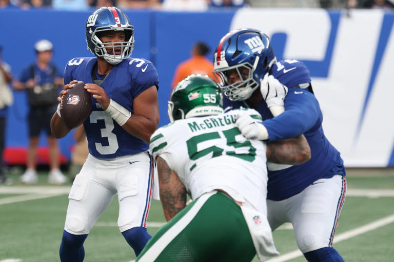 Ex-New York Giants QB Russell Wilson weighing offer from Jets