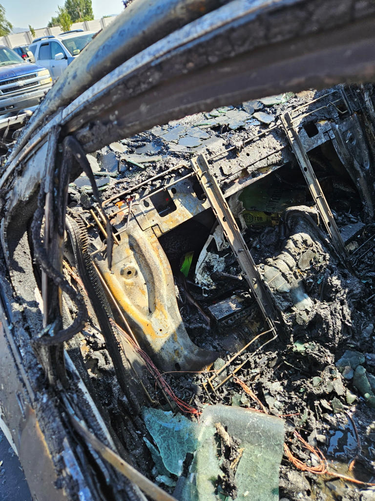 Investigation underway after 5 vehicles damaged in Garland parking lot fire