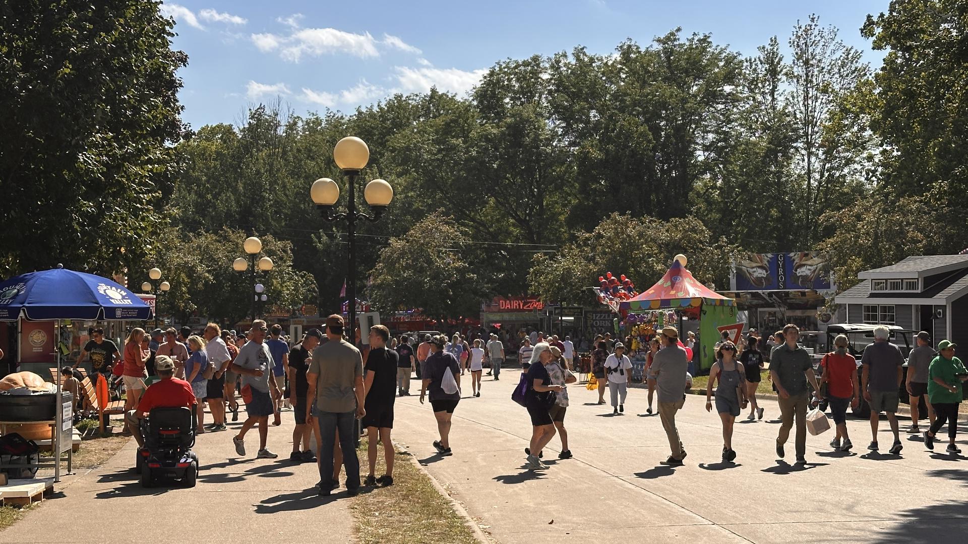 Grandstand attendance breaks 2019 record: How many people attended Day ...