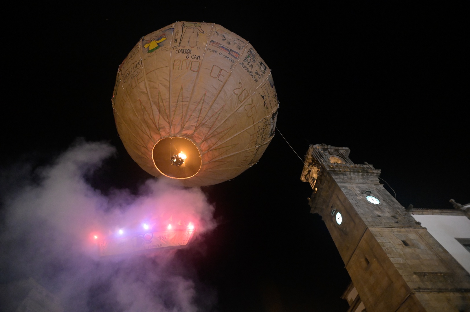 El globo de papel más grande del mundo presume de 150 años con un ...