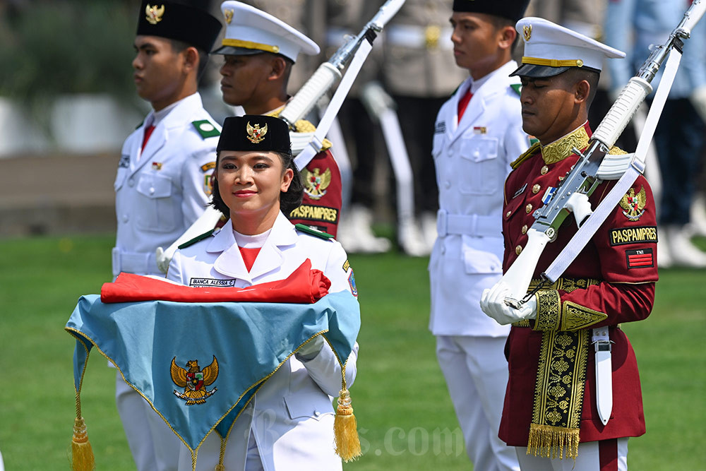 Foto Cantiknya Bianca Alessia Christabella Lantang, Pembawa Bendera ...