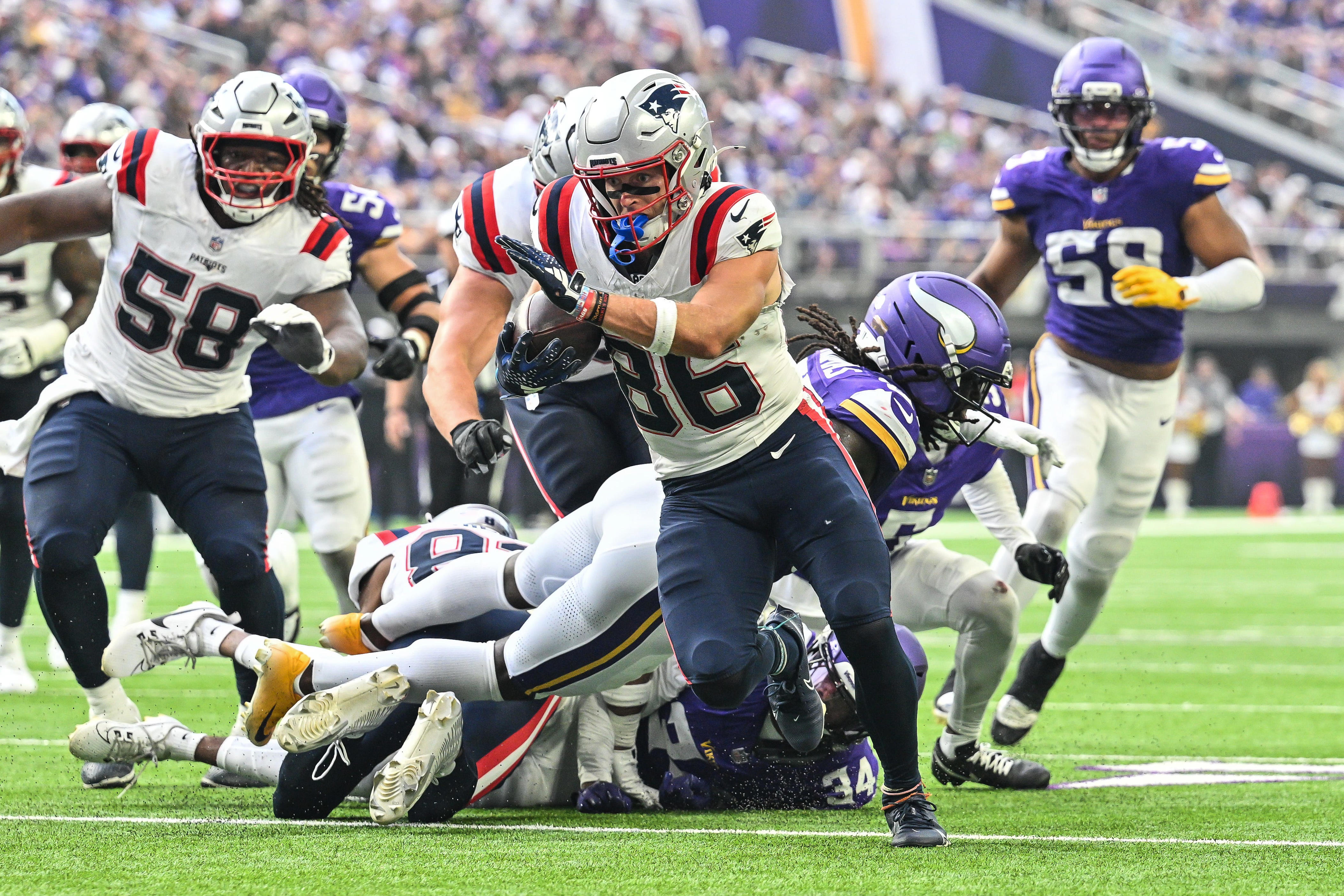 Watch: Efton Chism III dominates Vikings defense on touchdown drive