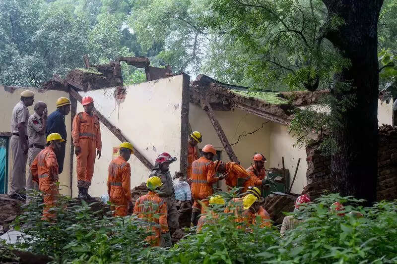 Wall collapse near Humayun’s Tomb: Death toll rises to 7; case ...