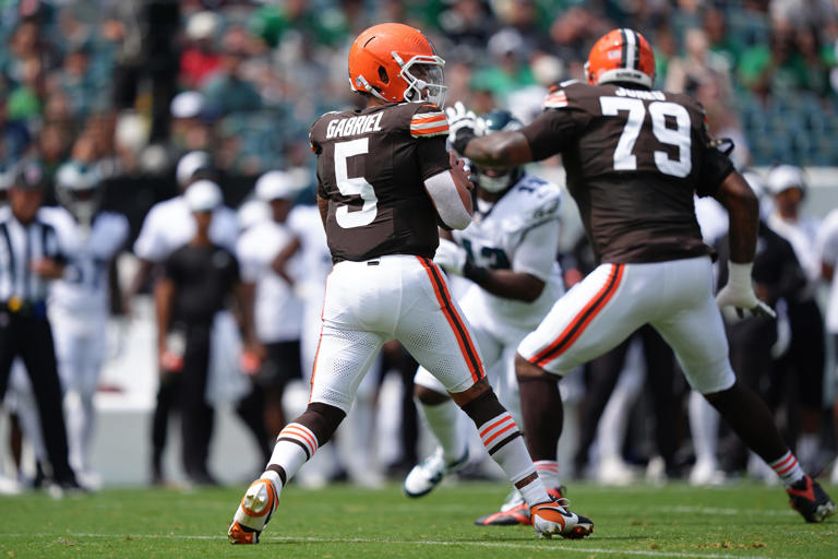 Browns LT Dawand Jones uses preseason reps to regain 'feeling how fast ...