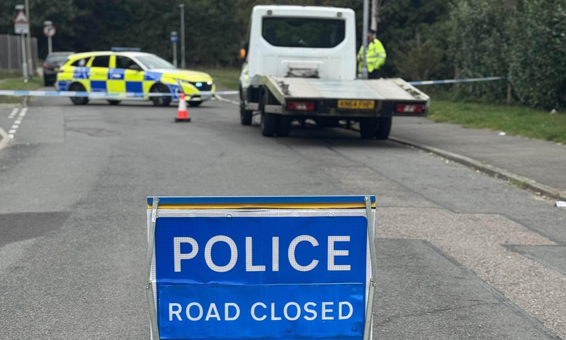 Dozens of terrified families evacuated in leafy suburb as army bomb ...