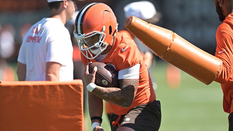 Browns’ Dillon Gabriel set to start against Eagles
