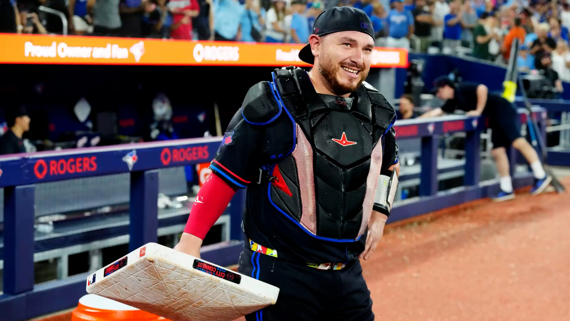 Kirk's heroics lift Blue Jays past Rangers 6-5