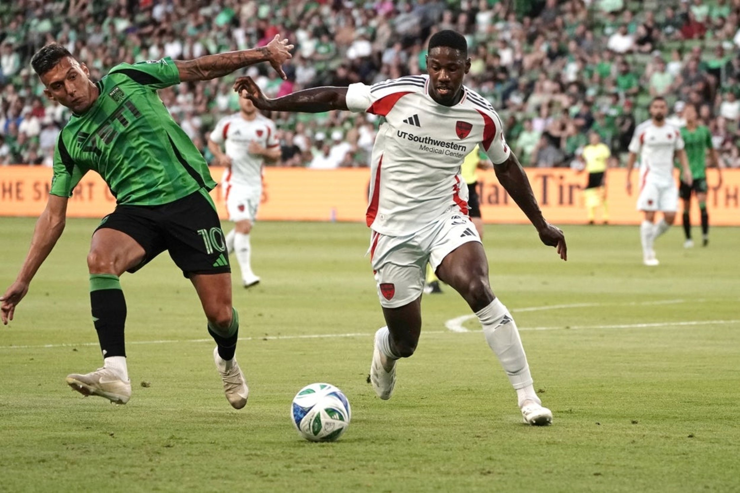 Dallas holds off aggressive Austin offense to secure draw