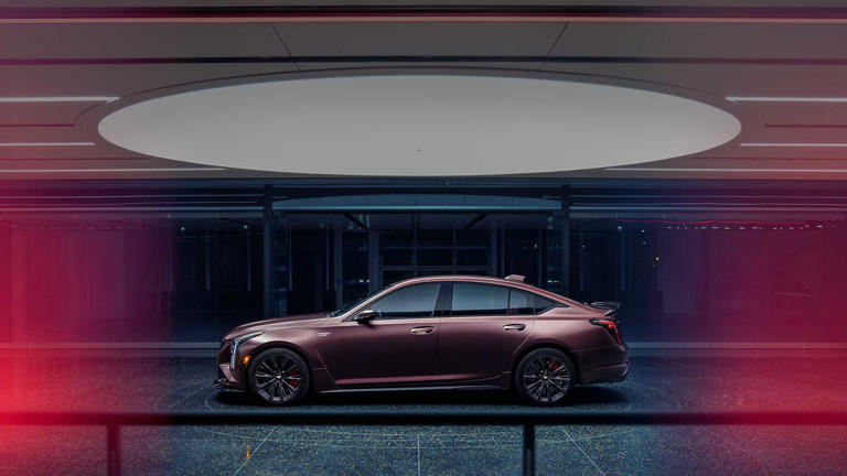 The only manual, V8, rear-wheel drive sedan left in the USA now ...