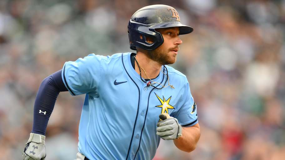 Rays' Veteran Hitters Come Through Late in 2-1 Victory Over Giants