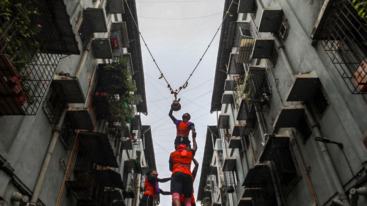 Mumbai: 14-Year-Old Among 2 Dead During 'Dahi Handi' Festivities On ...