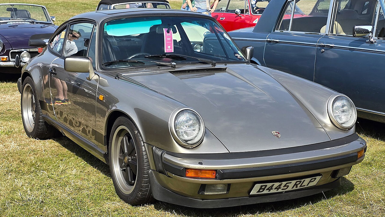 10 RWD vehicles that still make driving fun