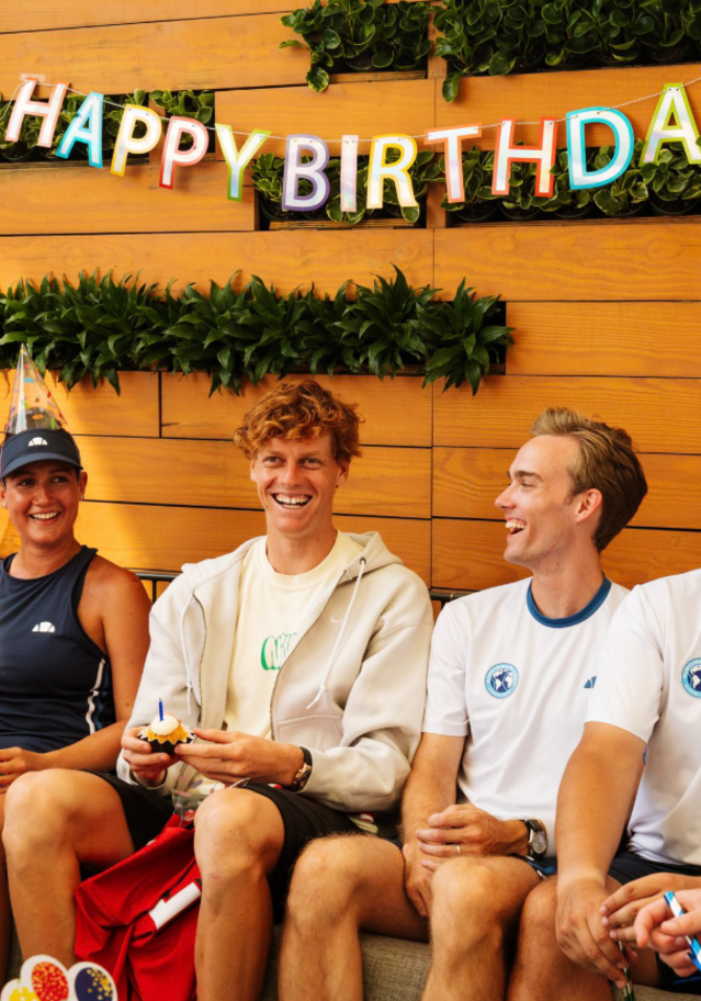 Sinner, che festa a Cincinnati: party a sorpresa per i suoi 24 anni