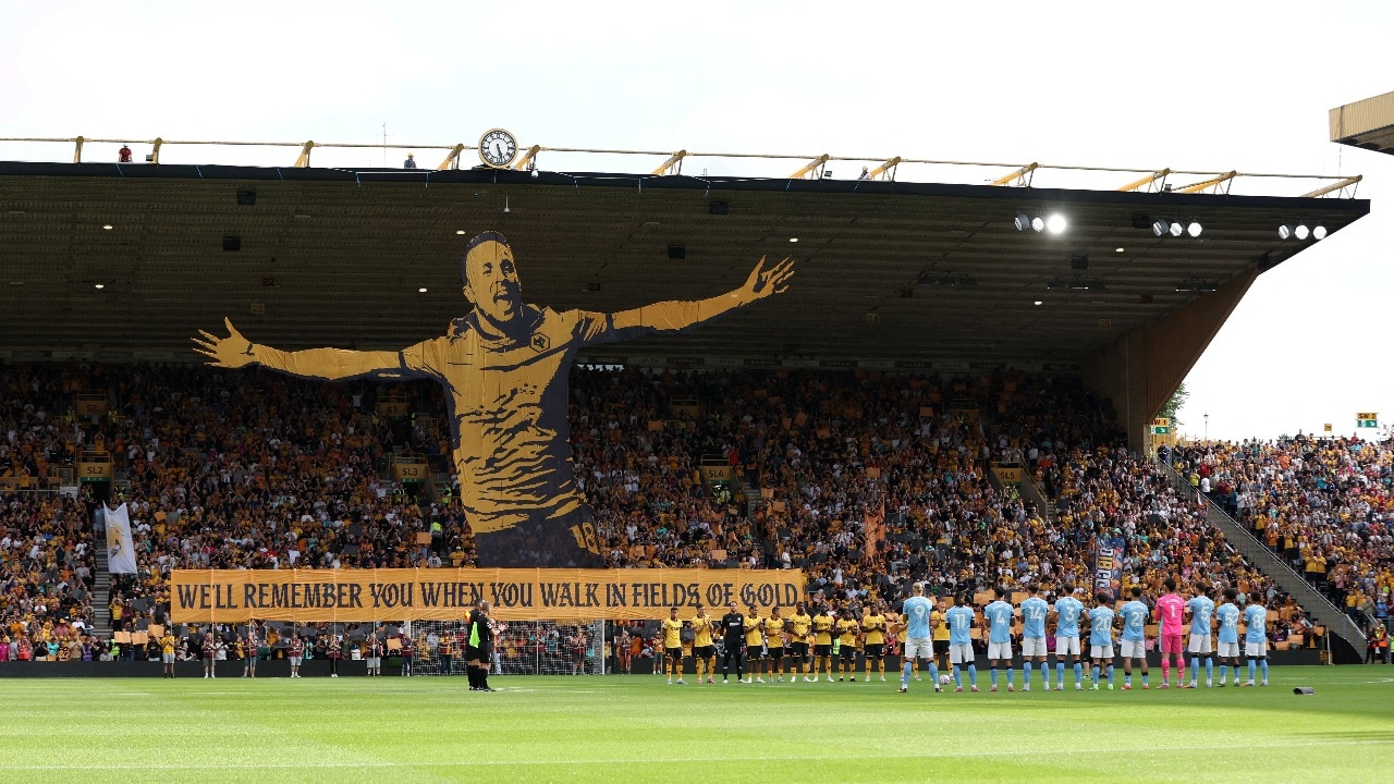Watch: Wolves' emotional tifo tribute for Diogo Jota leaves his family ...