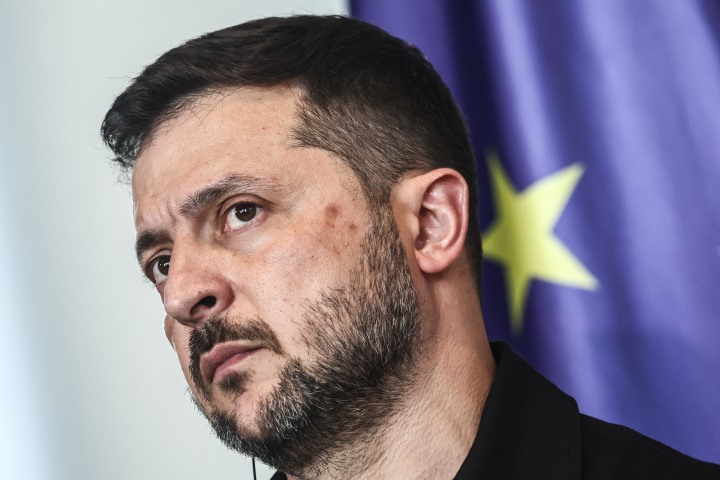 Zelensky vai hoje a Bruxelas discutir acordo de paz com líderes europeus