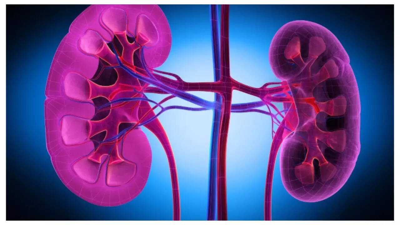 5 symptoms of kidney disease, as seen on face and neck