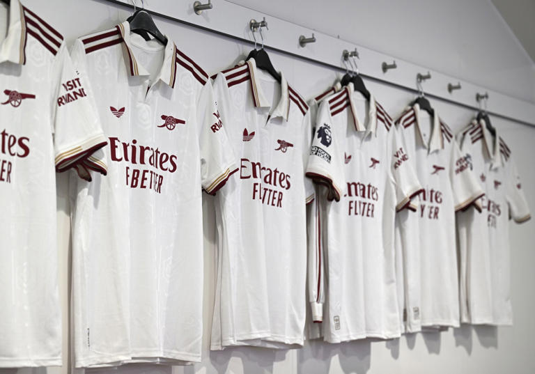 Manchester United vs Arsenal LIVE: Premier League result, latest ...