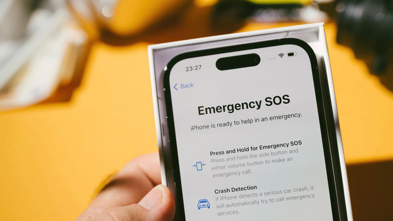 iPhone Stuck In SOS Only Mode? Here's How To Fix It