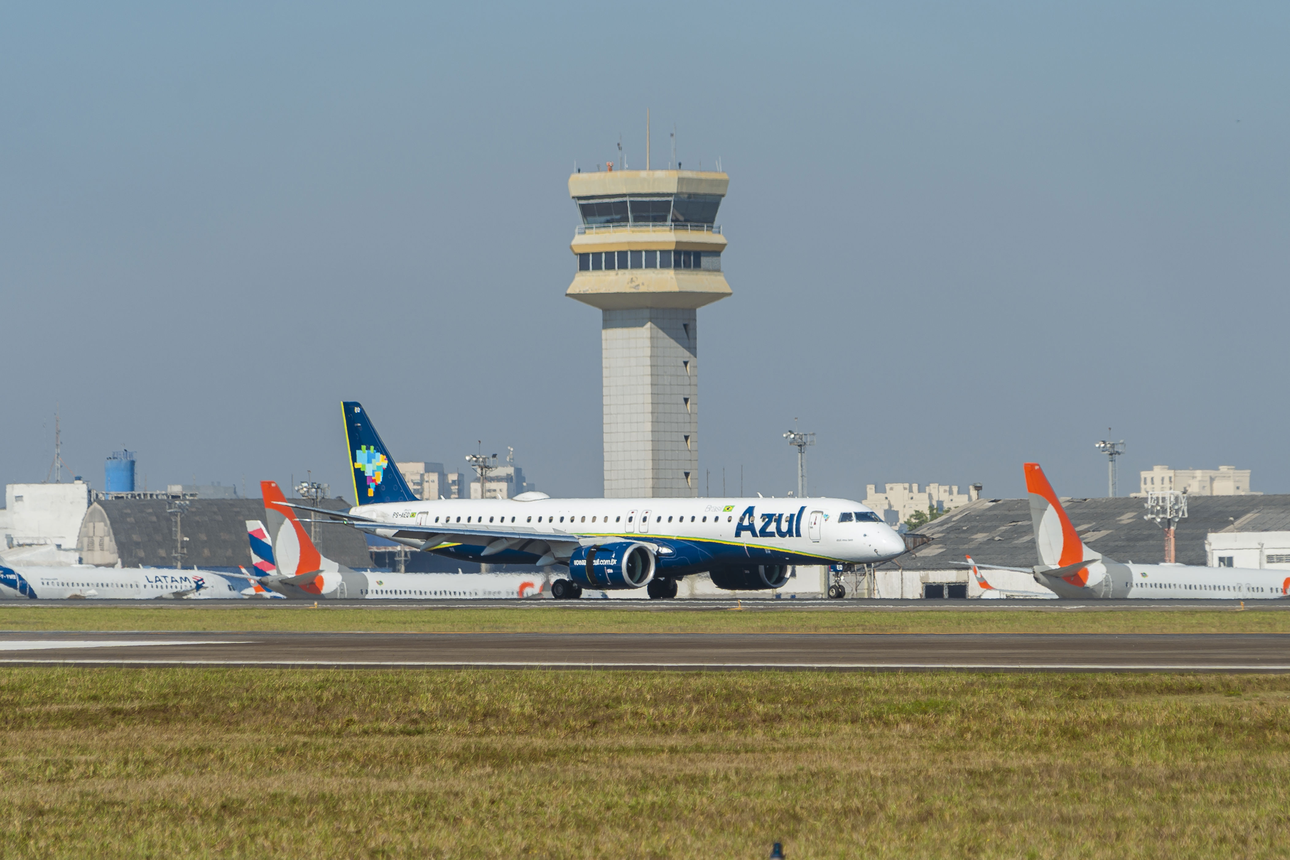 Azul terá voos inéditos e operação reforçada em Congonhas no verão