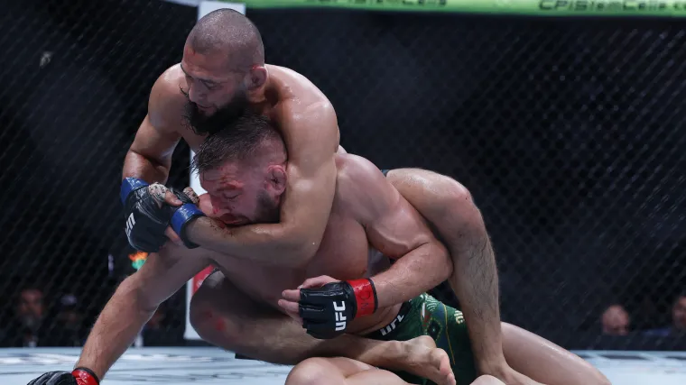 UFC 319 results, highlights: Dominant Khamzat Chimaev wins gold in ...