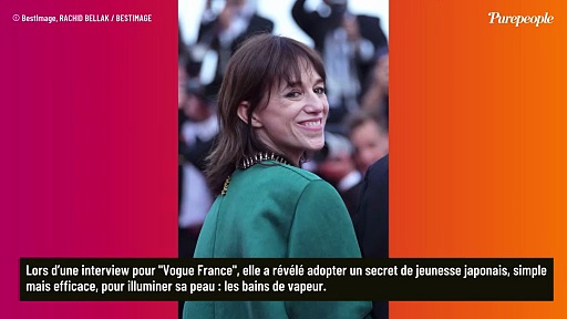 À 54 ans, Charlotte Gainsbourg a piqué le secret de jeunesse des ...