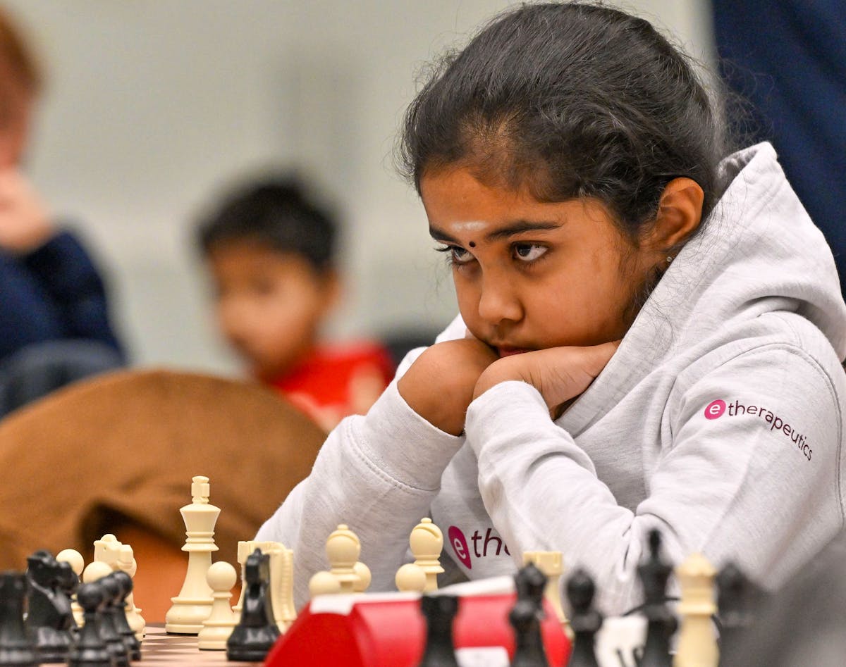 Elle jouait avec les pièces, elle bat aujourd'hui un grand maître