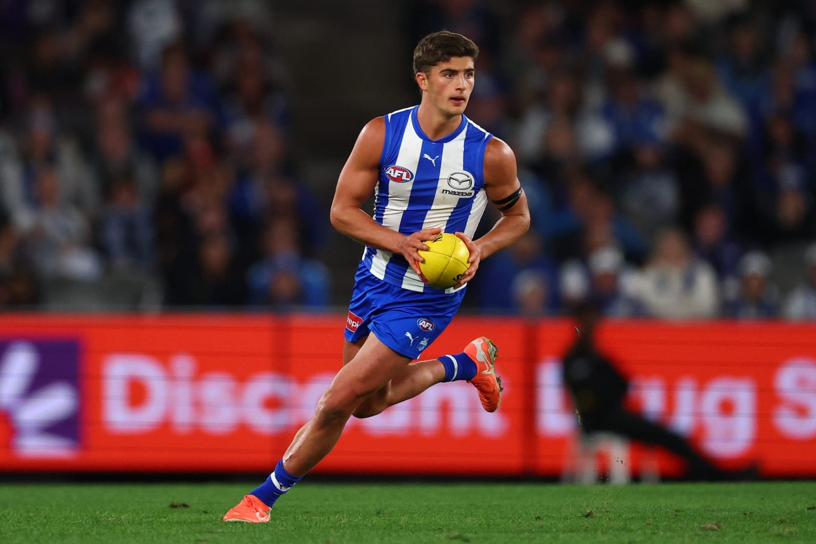 North Melbourne’s Harry Sheezel equals disposal record