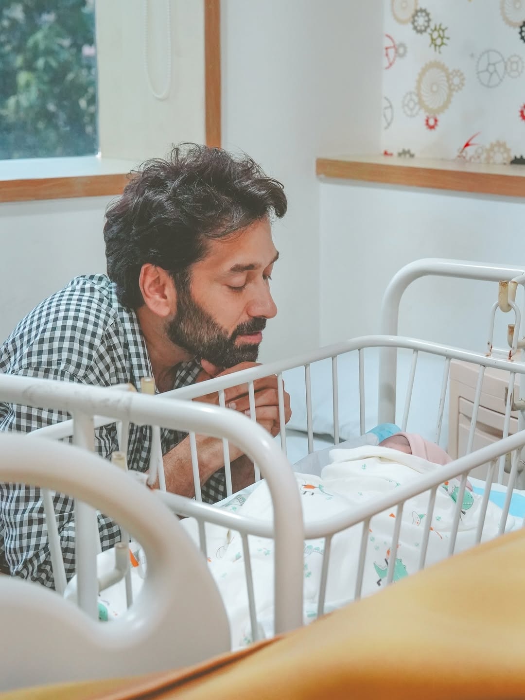Nakuul Mehta, wife Jankee welcome baby girl share adorable pics from ...