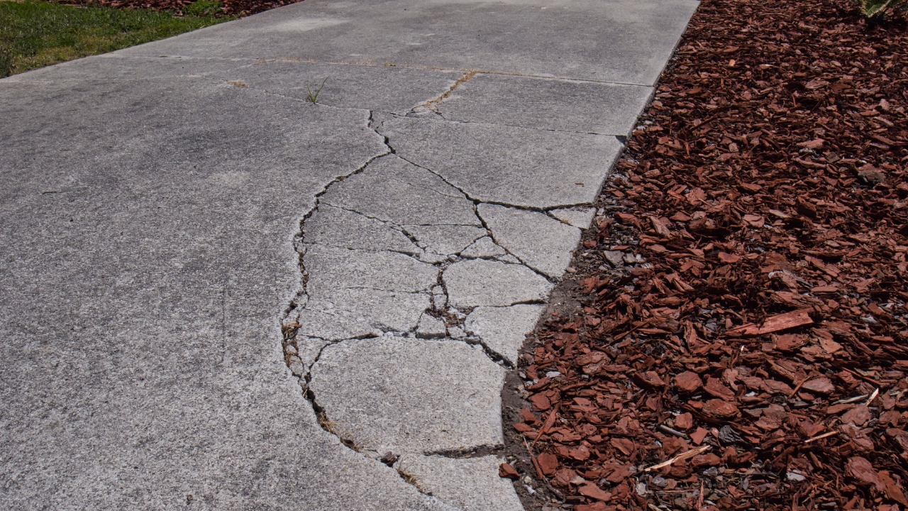 10 Things That Make Your Driveway Look Run-Down