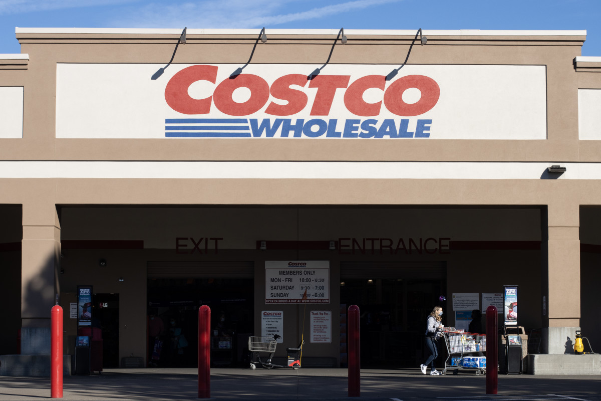 Costco Shoppers Spot Famous Mini Donuts and Fans Are Excited