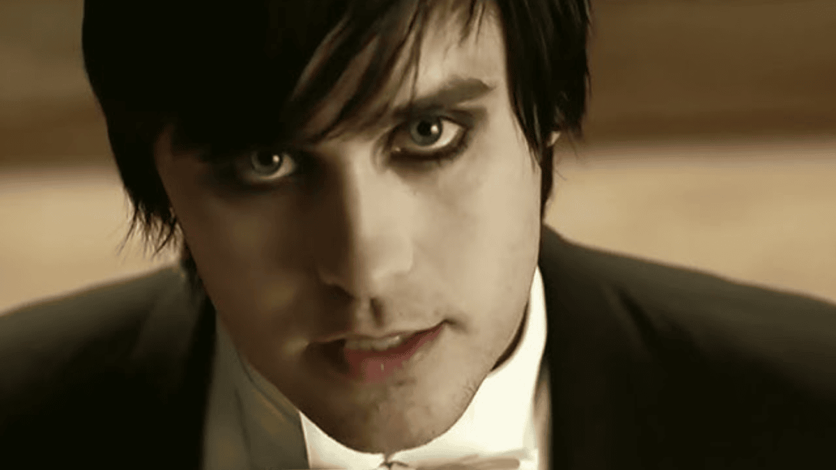 ¿Quieres ponerte nostálgico? 10 canciones que te recordarán tu etapa emo