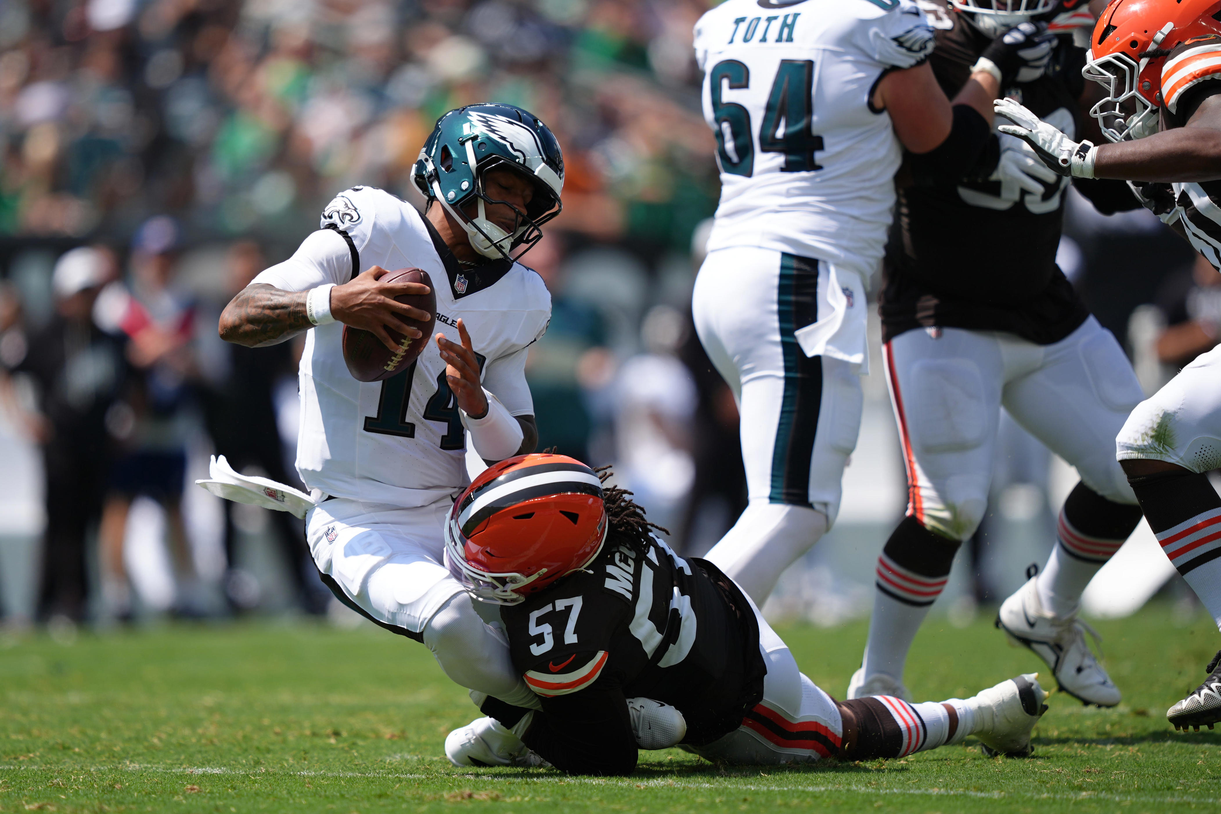 Former UCLA QB Dorian Thompson-Robinson struggles against former NFL team