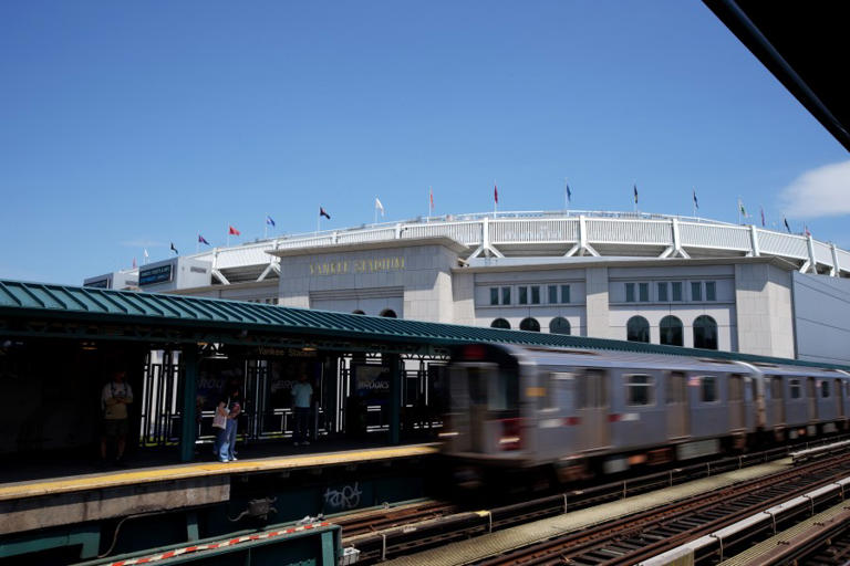 Metro-North to provide extra trains for Yankees-Red Sox series