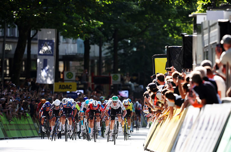 ADAC Cyclassics Hamburg: Rory Townsend holds off peloton by tiny margin ...