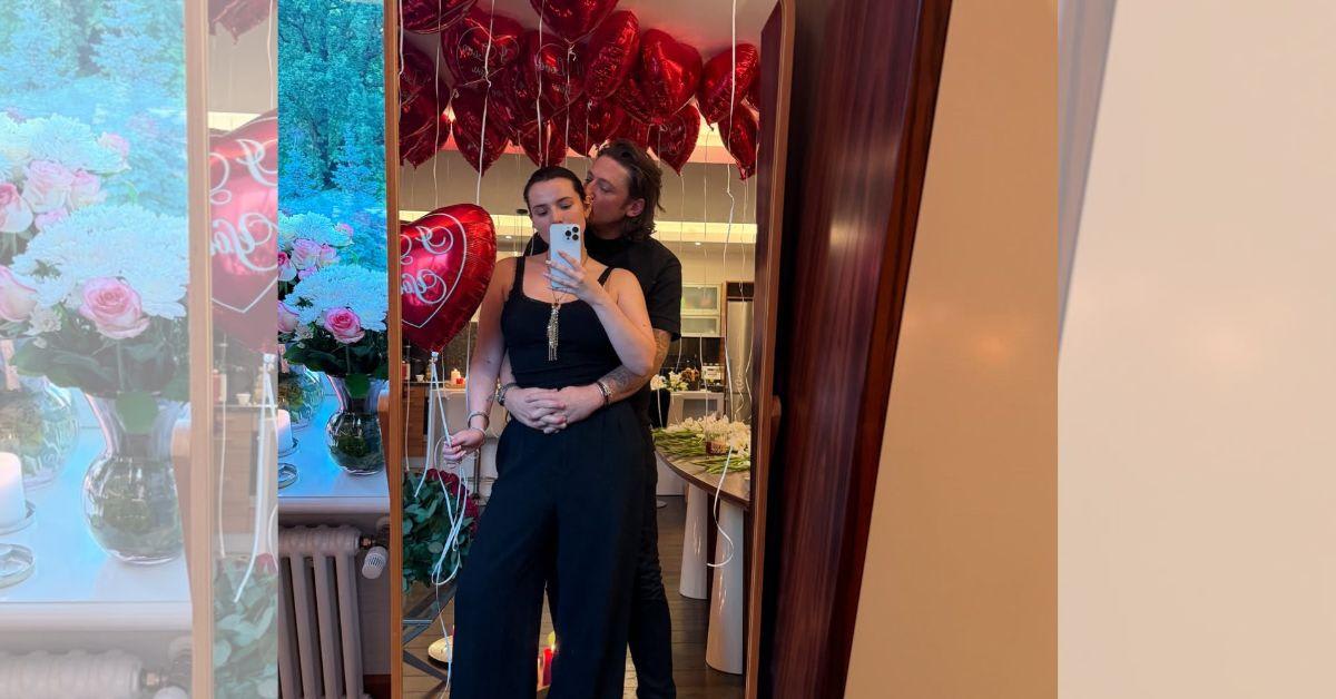 Bella Thorne 'Confuses' Fans as She Proposes to Fiancé Mark Emms 2 ...