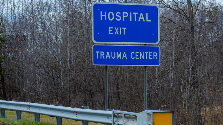 Highway Distance Signs: What Colors Can They Be & What Do They Mean?