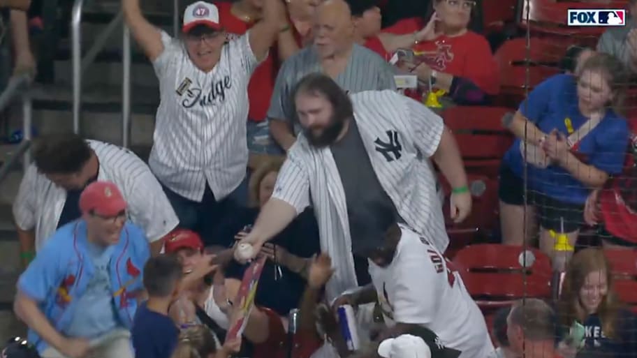 Yankees Fan Did Such a Classy Thing for Young Cardinals Fan After ...