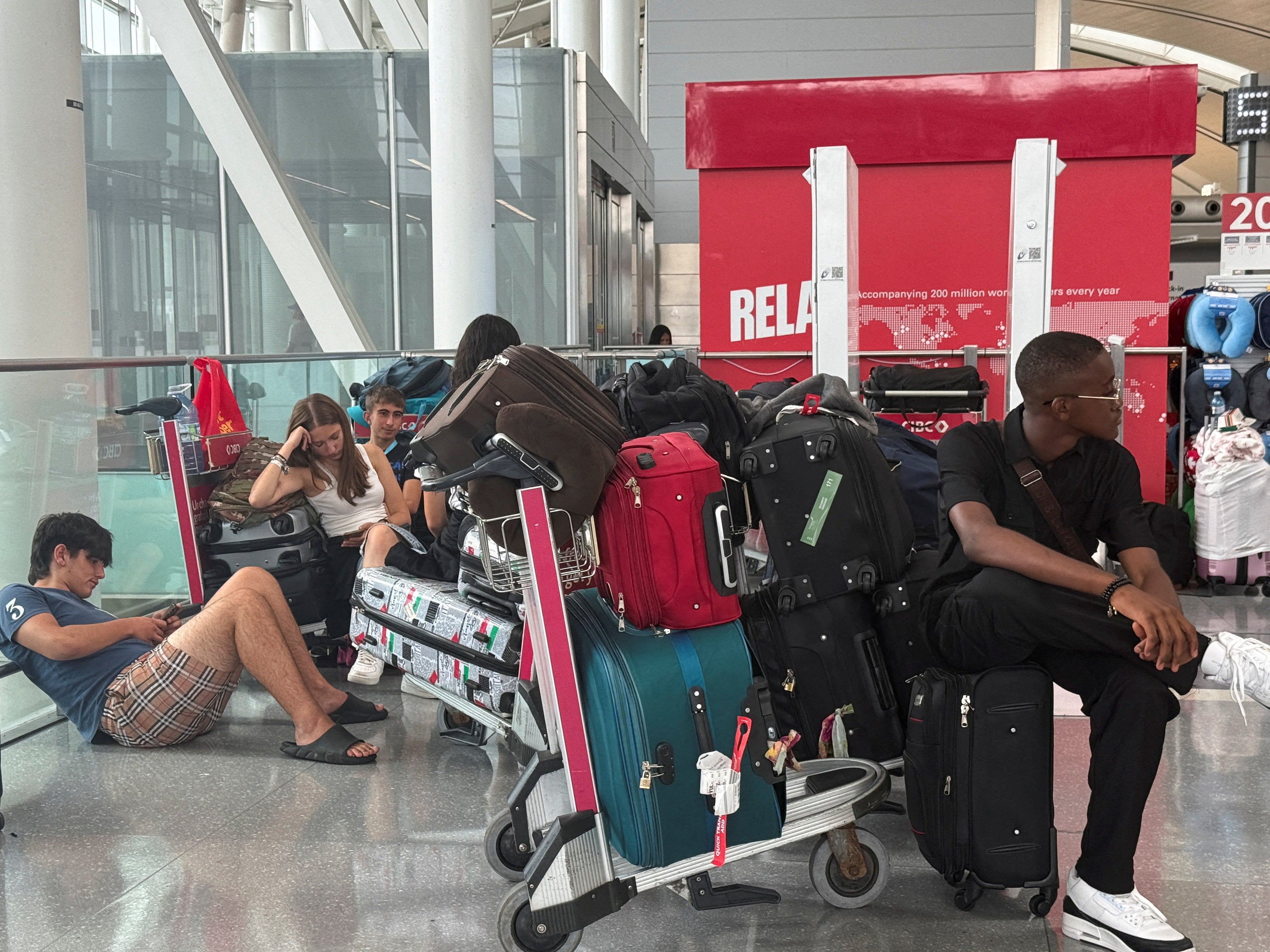 Air Canada staff refuse government back-to-work order with plans to ...