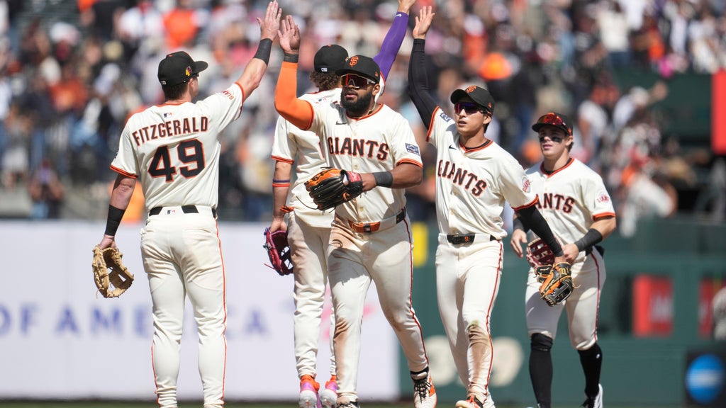 Smith's 3-run single, Gilbert and Fitzgerald HRs help the Giants beat ...