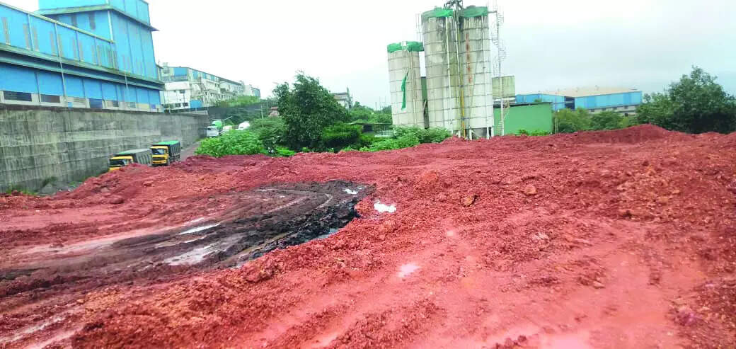Iron slag dumping issue resurfaces in Bhoma meet