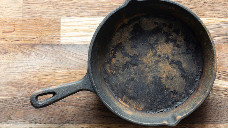 The Unexpected Potato Hack That'll Do Wonders For Your Dirty Cast Iron ...