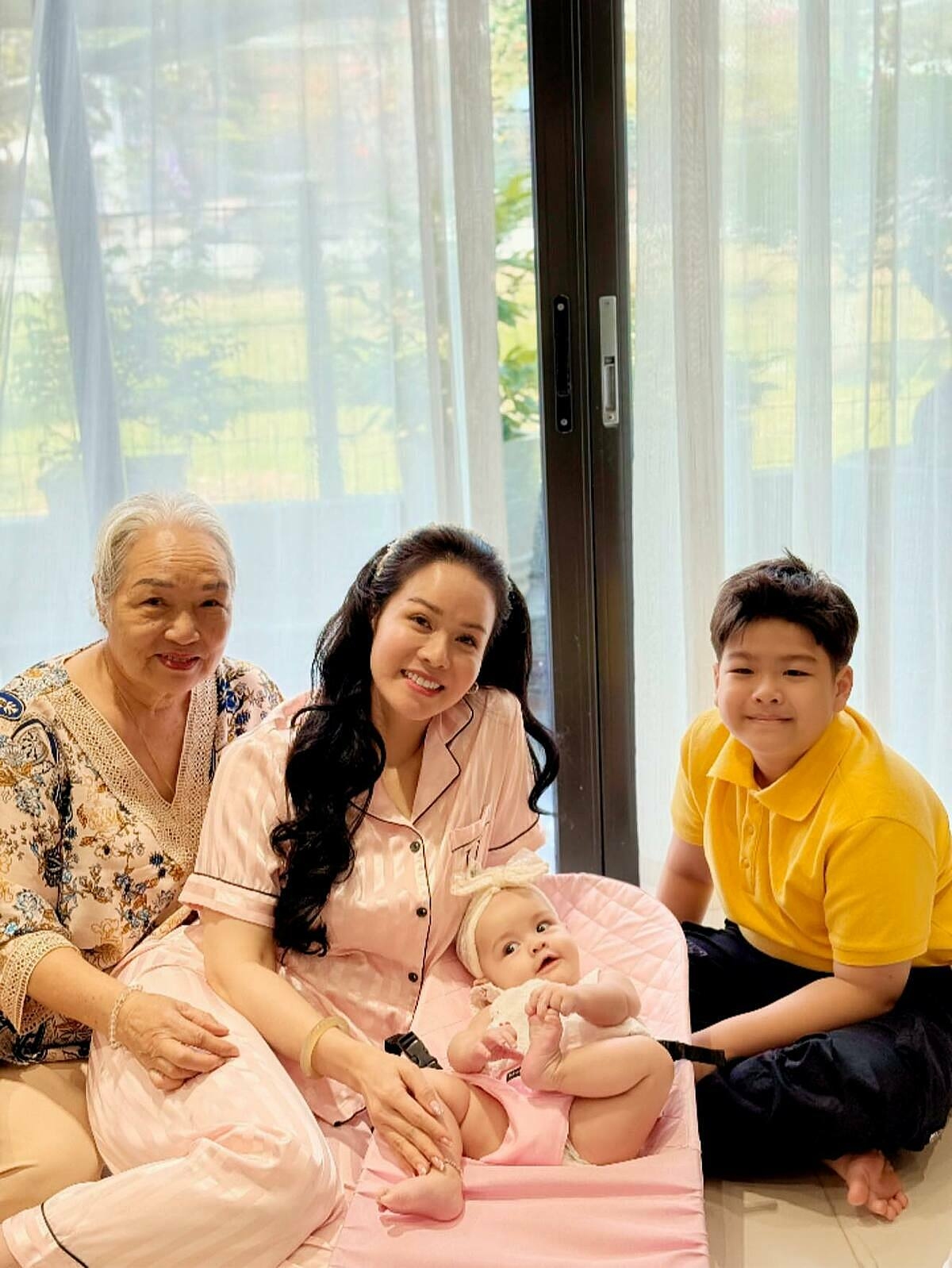 Nhật Kim Anh: 'Có con là món quà vô giá'