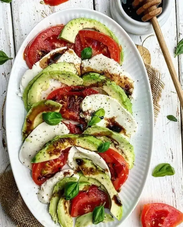 This avocado, tomato, and mozzarella salad is the easiest side dish you ...
