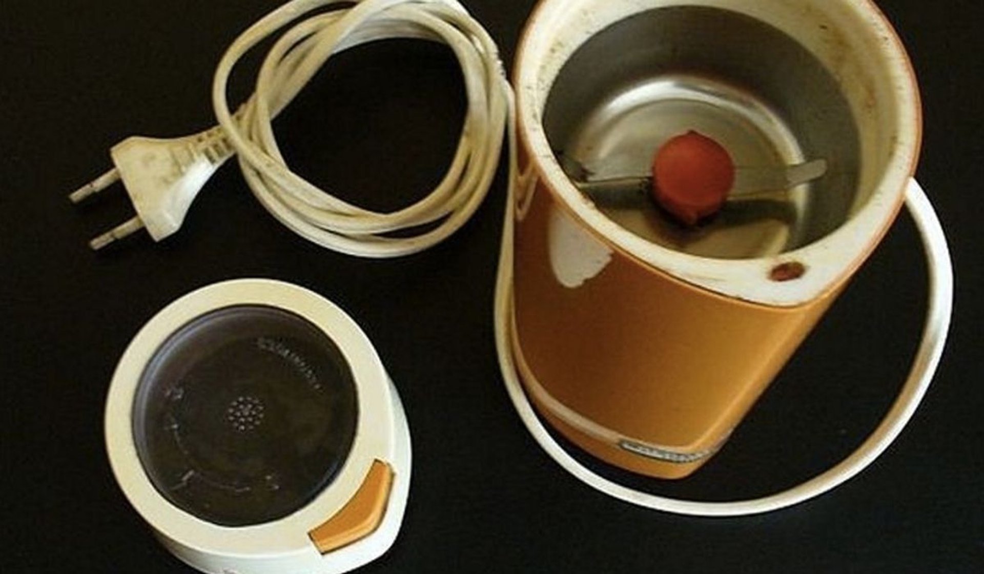 Kultowy młynek do kawy ma niezwykłe ukryte funkcje. Zachwycają do dziś