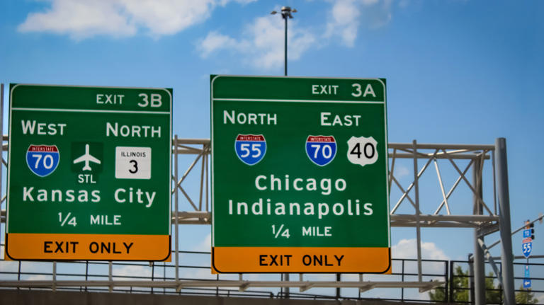 Highway Distance Signs: What Colors Can They Be & What Do They Mean?