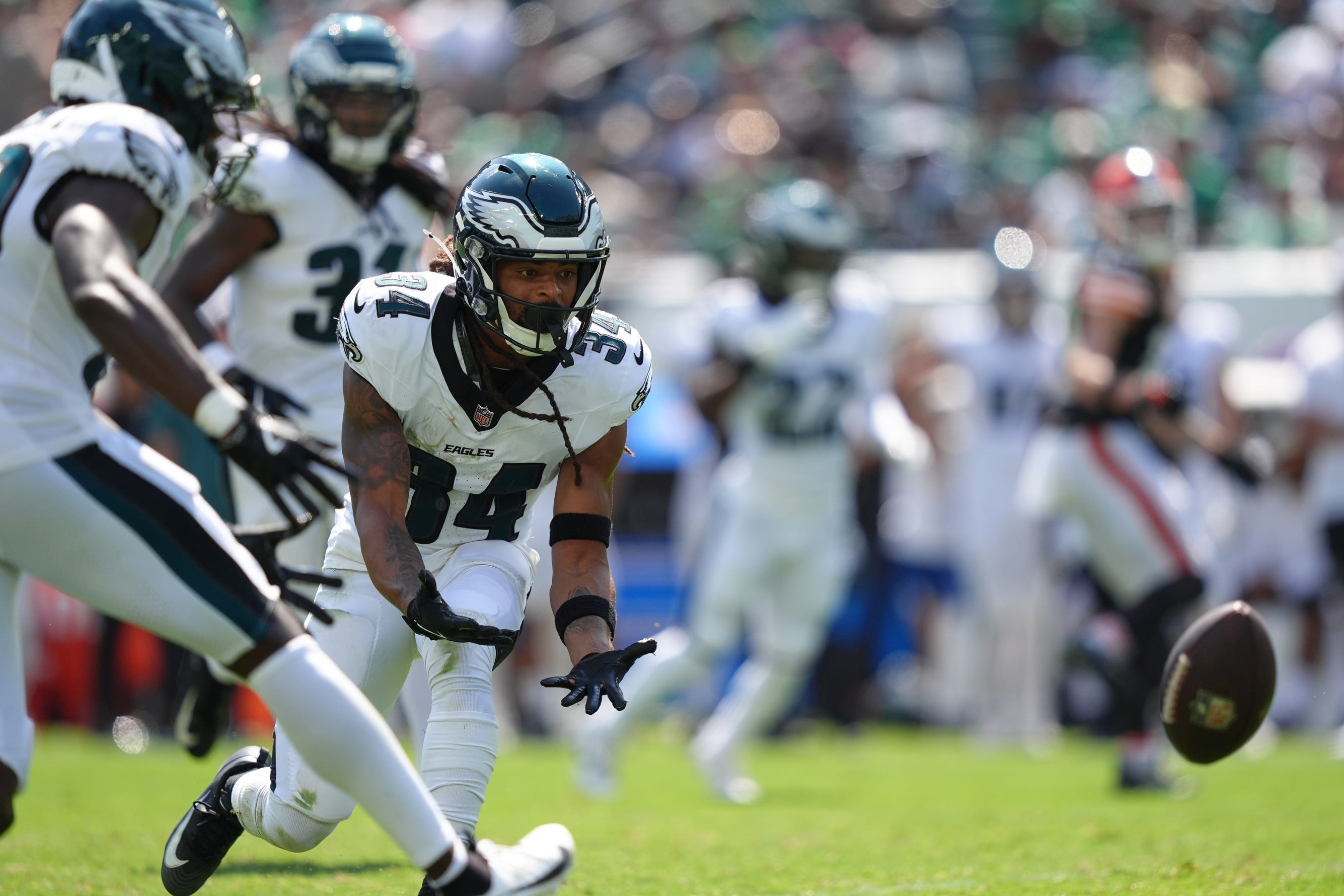 Philadelphia Eagles announce two roster moves
