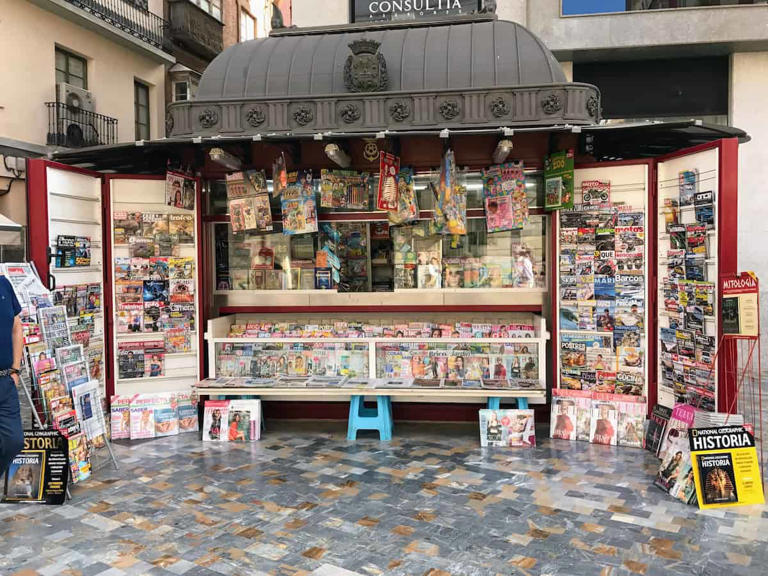 How To Find The Best Food While Traveling: A Simple Guide